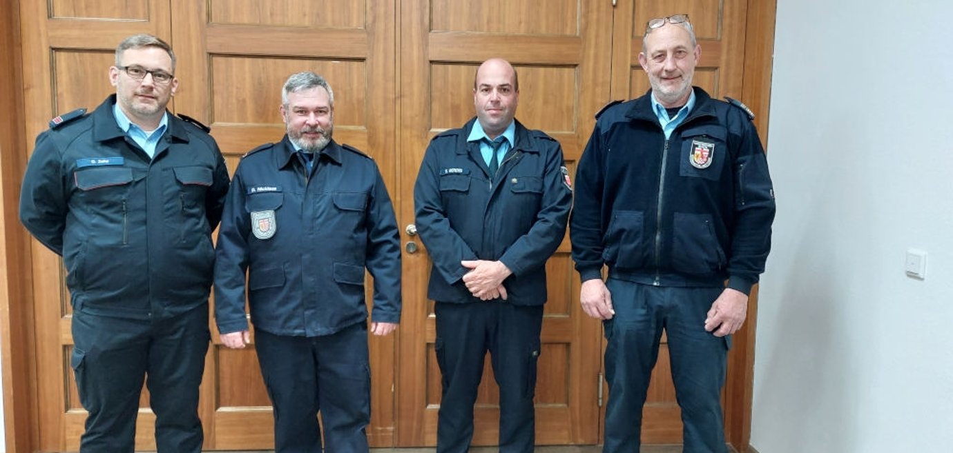 Neuer Kreisausbilder für die Feuerwehren im Landkreis | Kreisverwaltung ...